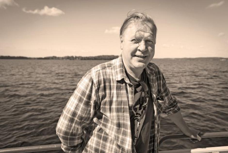 Näyttelijä Jarkko Tiainen sanoo selvinneensä elämästä ilman hirveyksiä ...