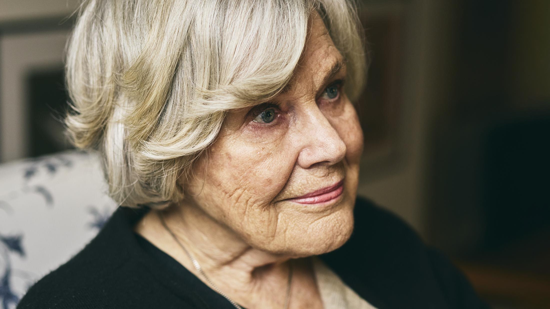 Elisabeth Rehn: Suomen ei pidä irtautua Ottawan sopimuksesta | Apu