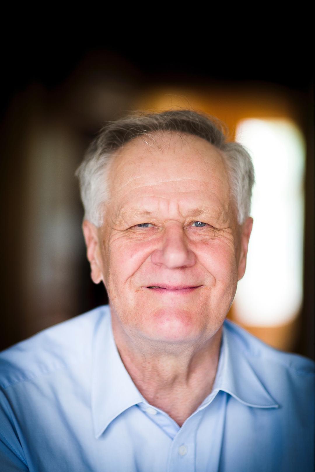 Seppo Kääriäinen kotitilallaan Iisalmen Kirmankylässä | Apu