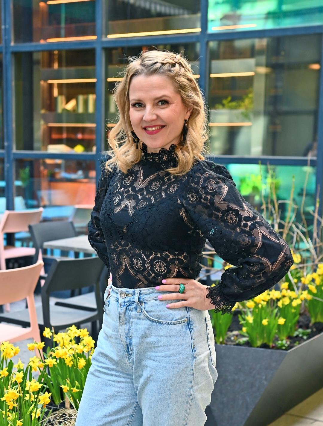 Helmi-Leena Nummela vihaa oikeistohallitusta | Apu