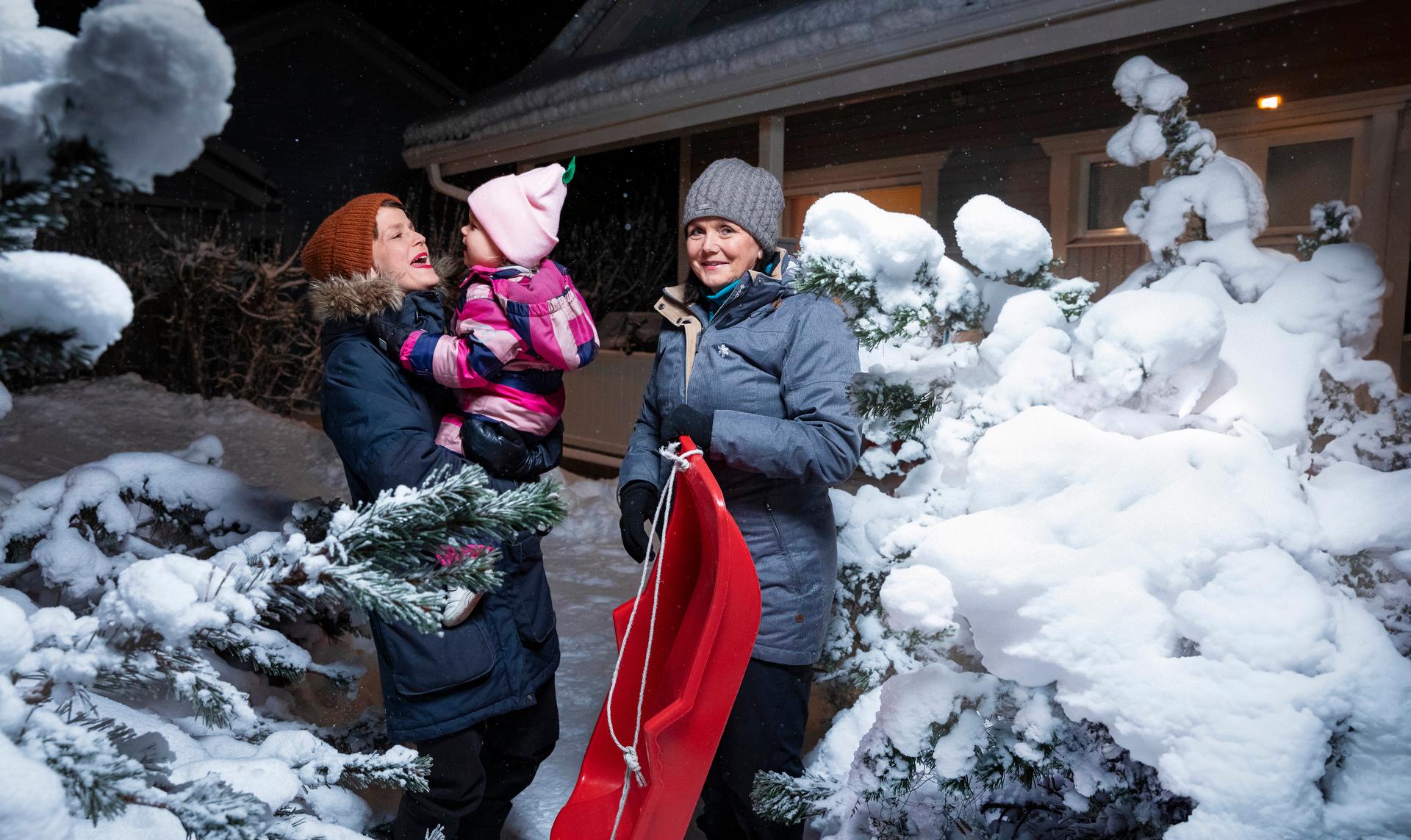 Näin Mari Karppinen säilyttää tyttärensä siteet Suomeen | Apu Terveys