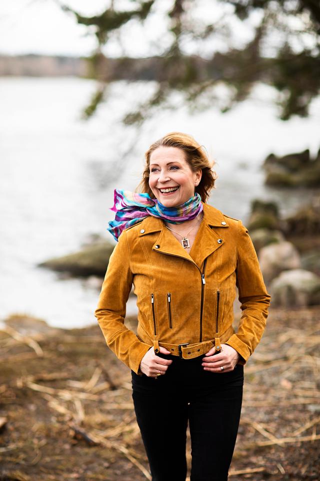 Katriina Honkanen yhä Metsolan Eeva | Suorat Jouko Turkasta | Apu