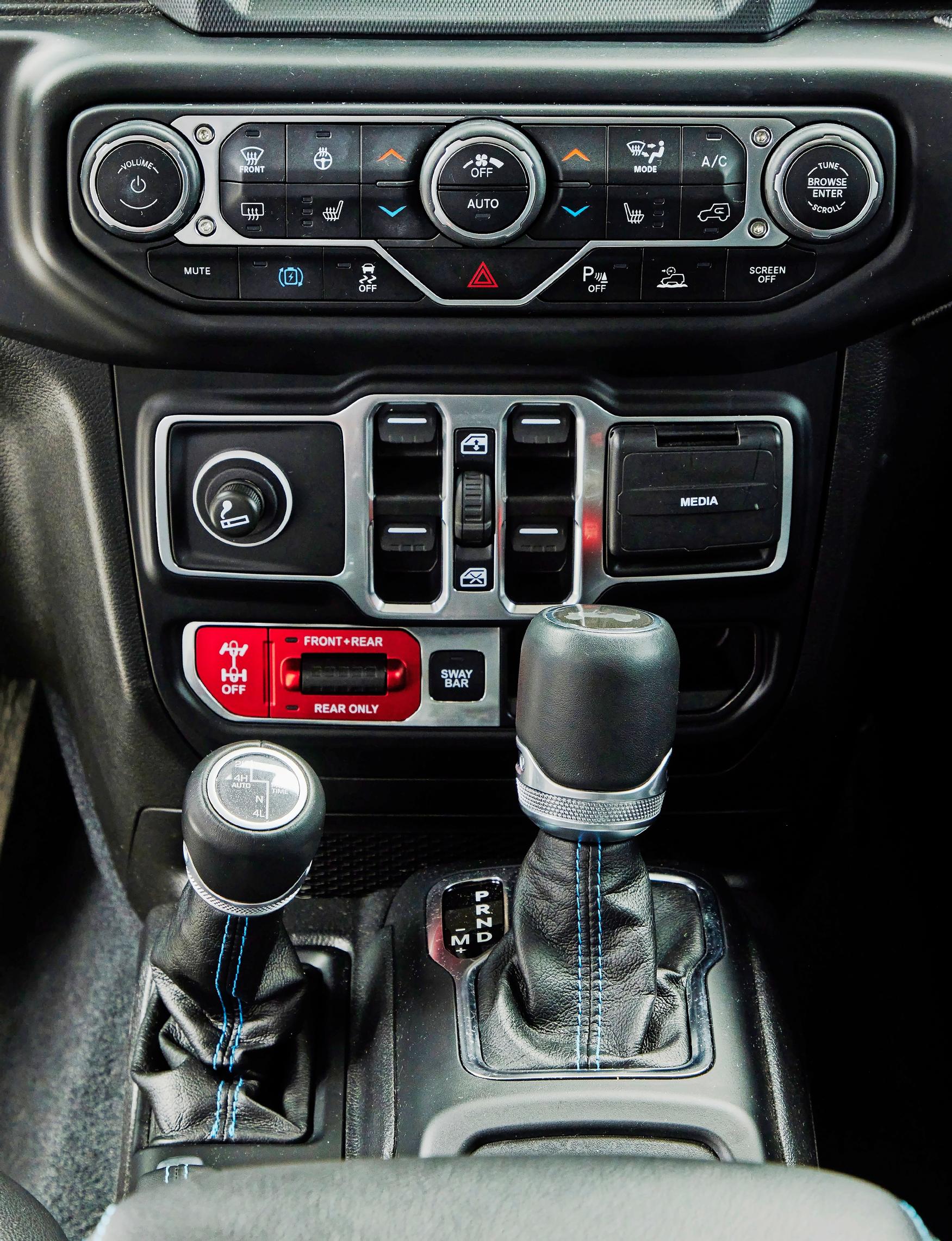 Jeep Wrangler 4xe Rubicon | Ratissa voi kokea vapautta ja iloa | Tuulilasi