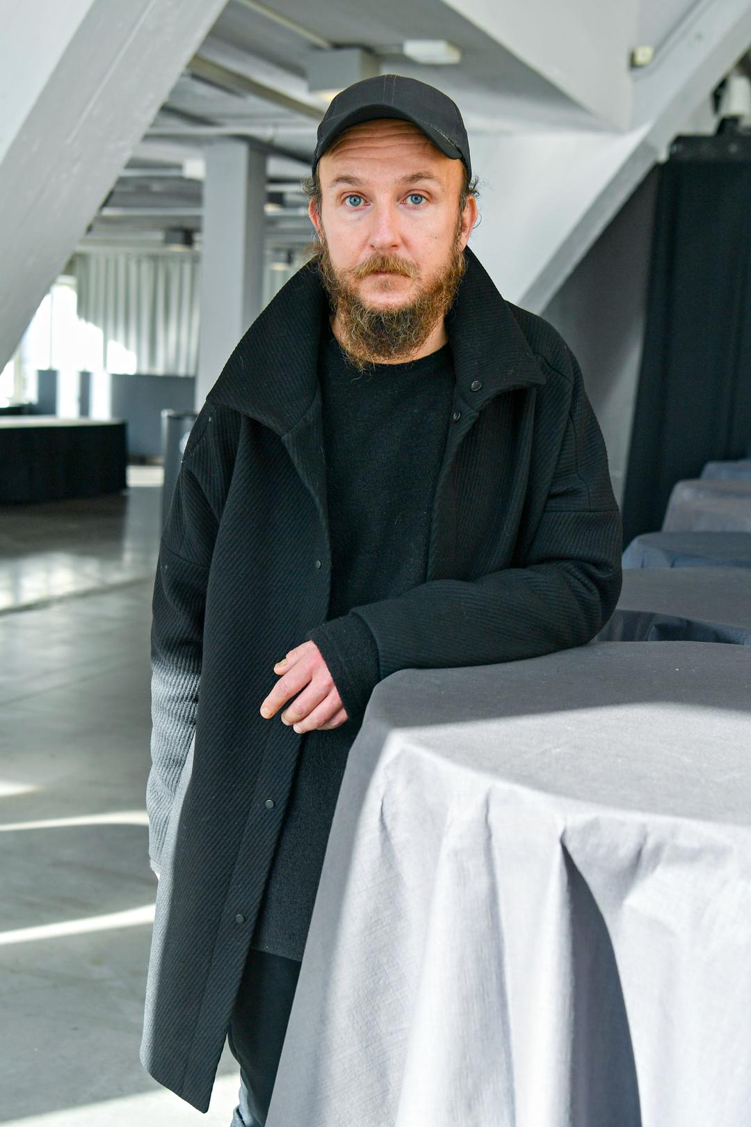 Samuli Putro, 50: "Elämä on pimeässä haparointia loppuun asti" | Apu