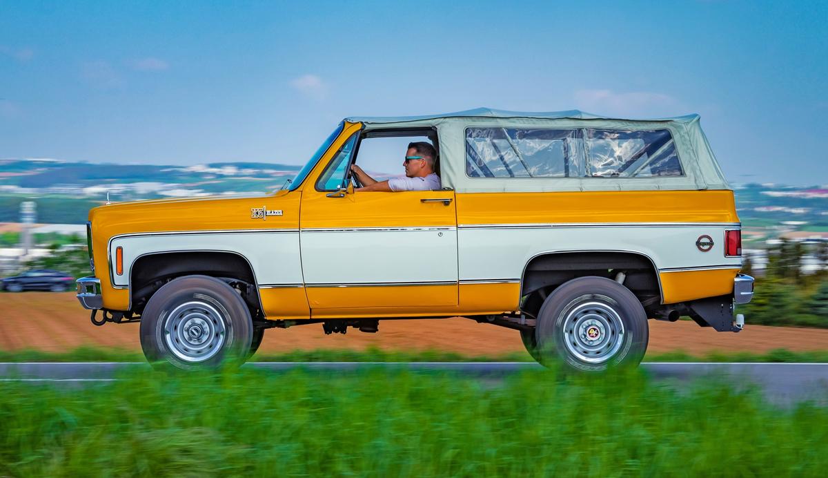 Millainen auto on paras Suomen talveen? Jeep vai Patria AMV? | Tuulilasi