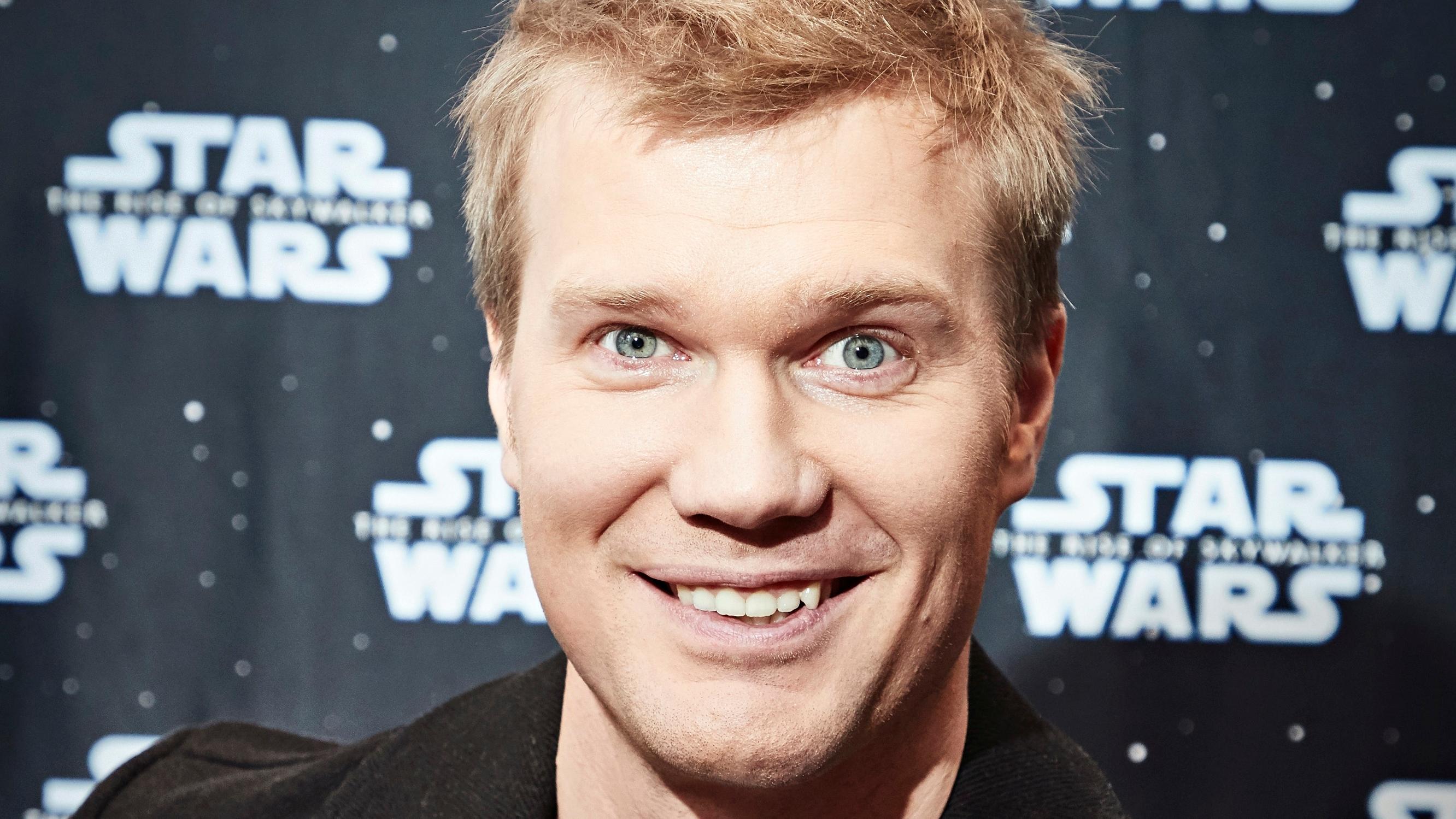 Joonas Suotamo ihmettelee – maailmantähdet jonottavat halaamaan | Apu