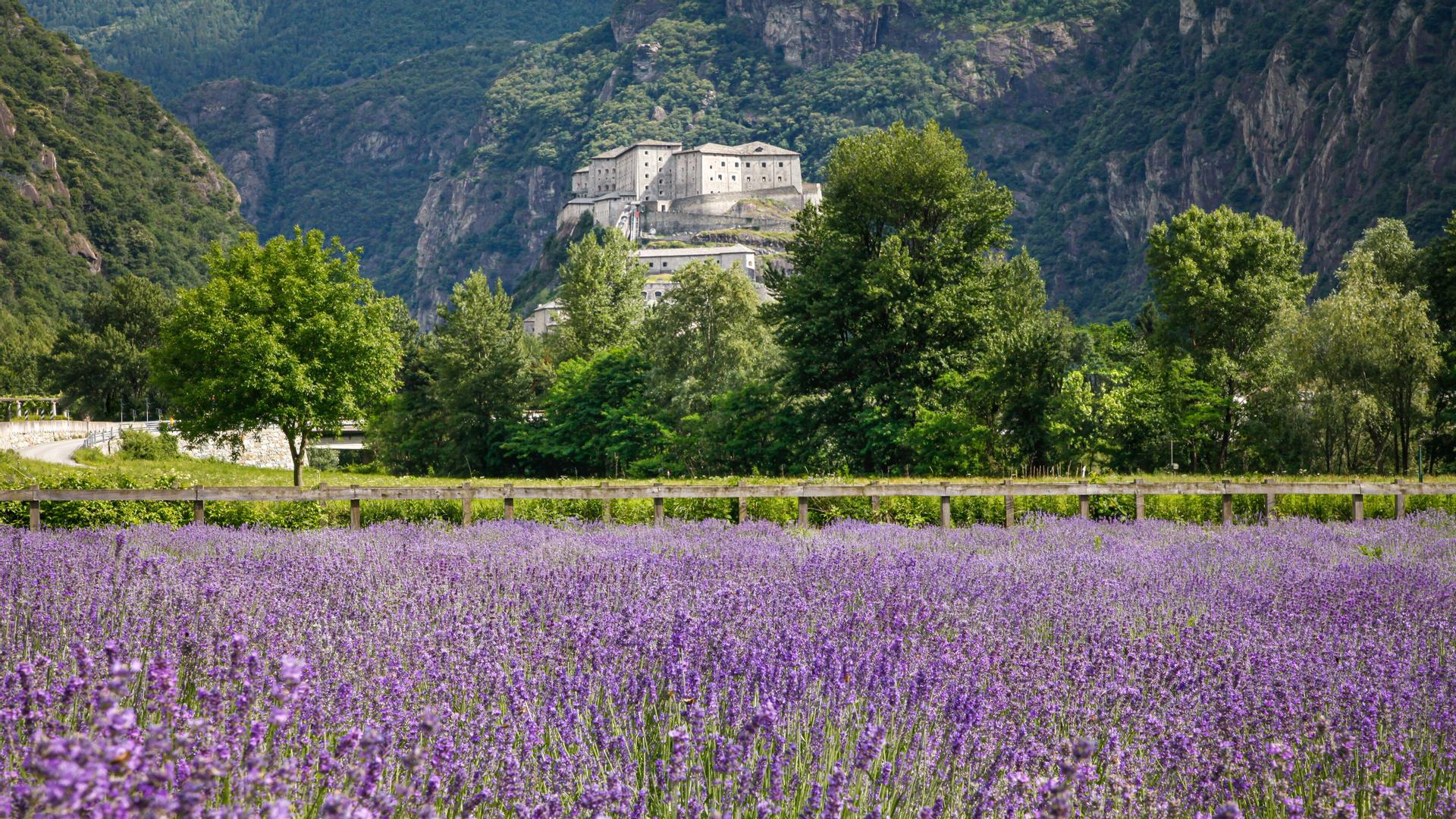 Italian merelliset helmet – lue kuumat vinkit rantakohteisiin! | Apu.fi