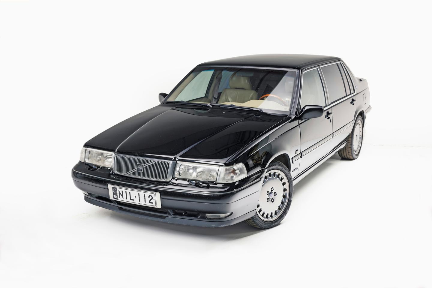 Volvo S90 Royal vm. 1997 – Minun autoni | Kun sen oikean löytää | Tuulilasi