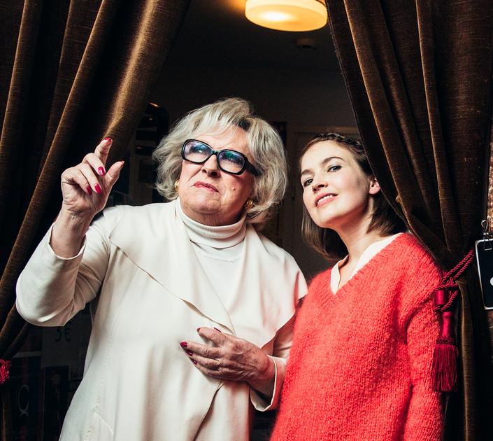 UIT-tähti Marjatta Leppänen ja-Yoösyöttö-elokuvan Marja Salo | Apu