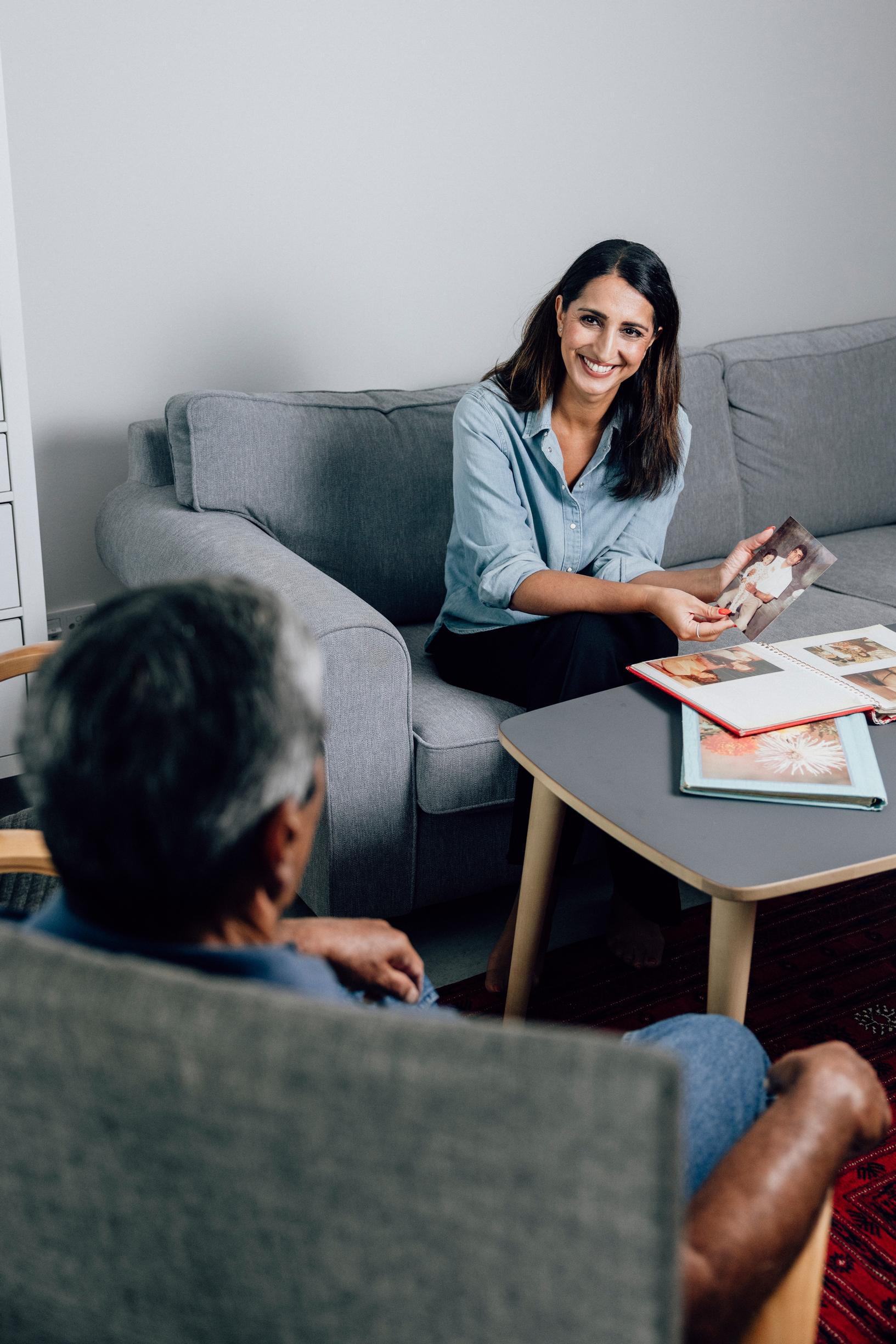 Nasima Razmyar kokee rasismia nyt enemmän kuin koskaan | Apu