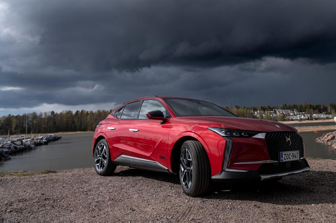 DS4 E-Tense Plug-In-Hybrid – Hyvällä tavalla erikoinen | Koeajo | Tuulilasi