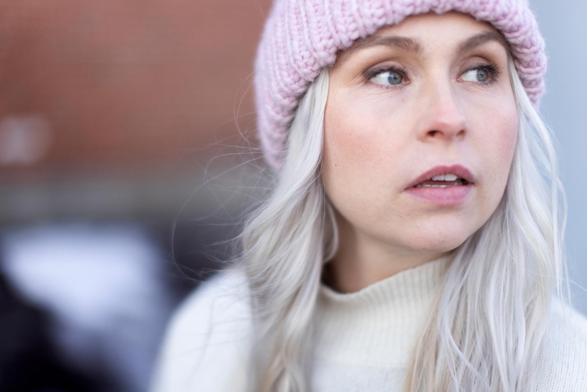 Essi Hellén hoivaa lapsiaan ja muistisairasta isää: "Koin häpeää" | Apu