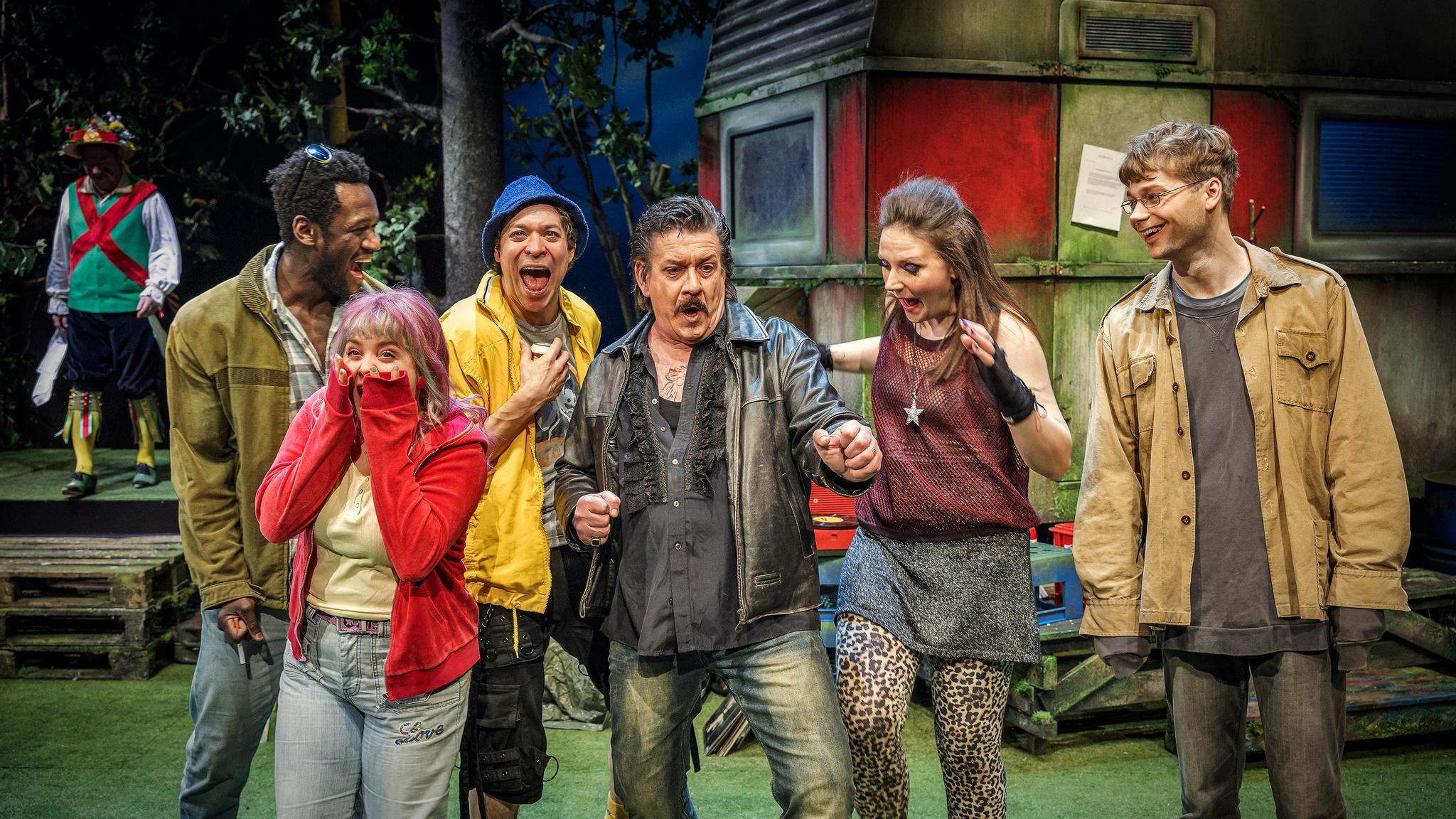 Tarja Halonen polvioperaatiosta parrasvaloihin | Apu