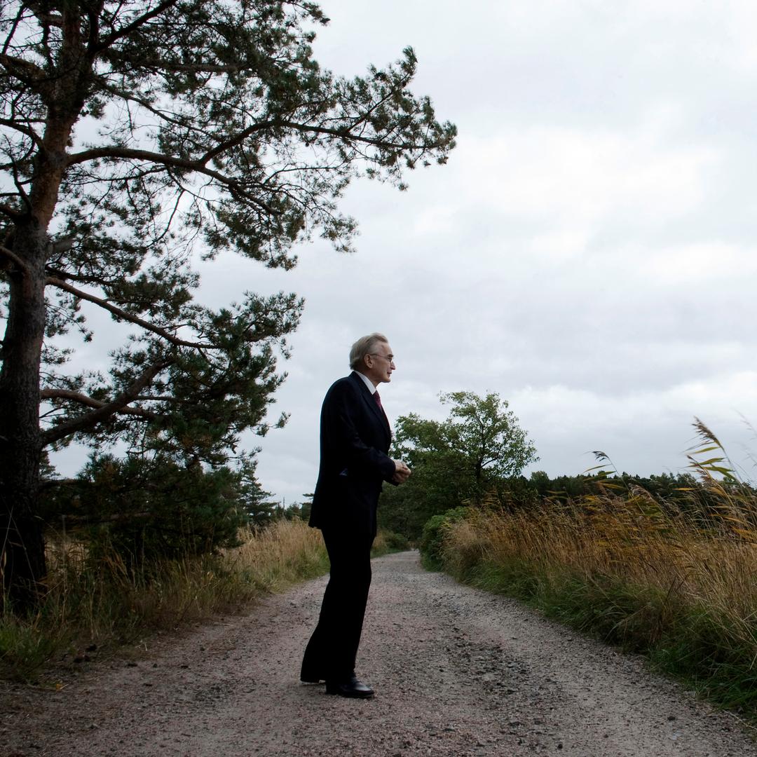 Ulf Sundqvist 1945–2023: "Politiikasta on tullut viihdettä" | Apu