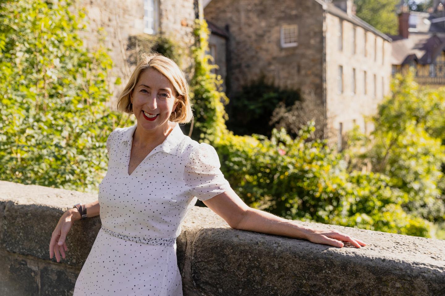 Jenny Colgan kertoo, mikä teki hänen luokkanousunsa mahdolliseksi | Apu