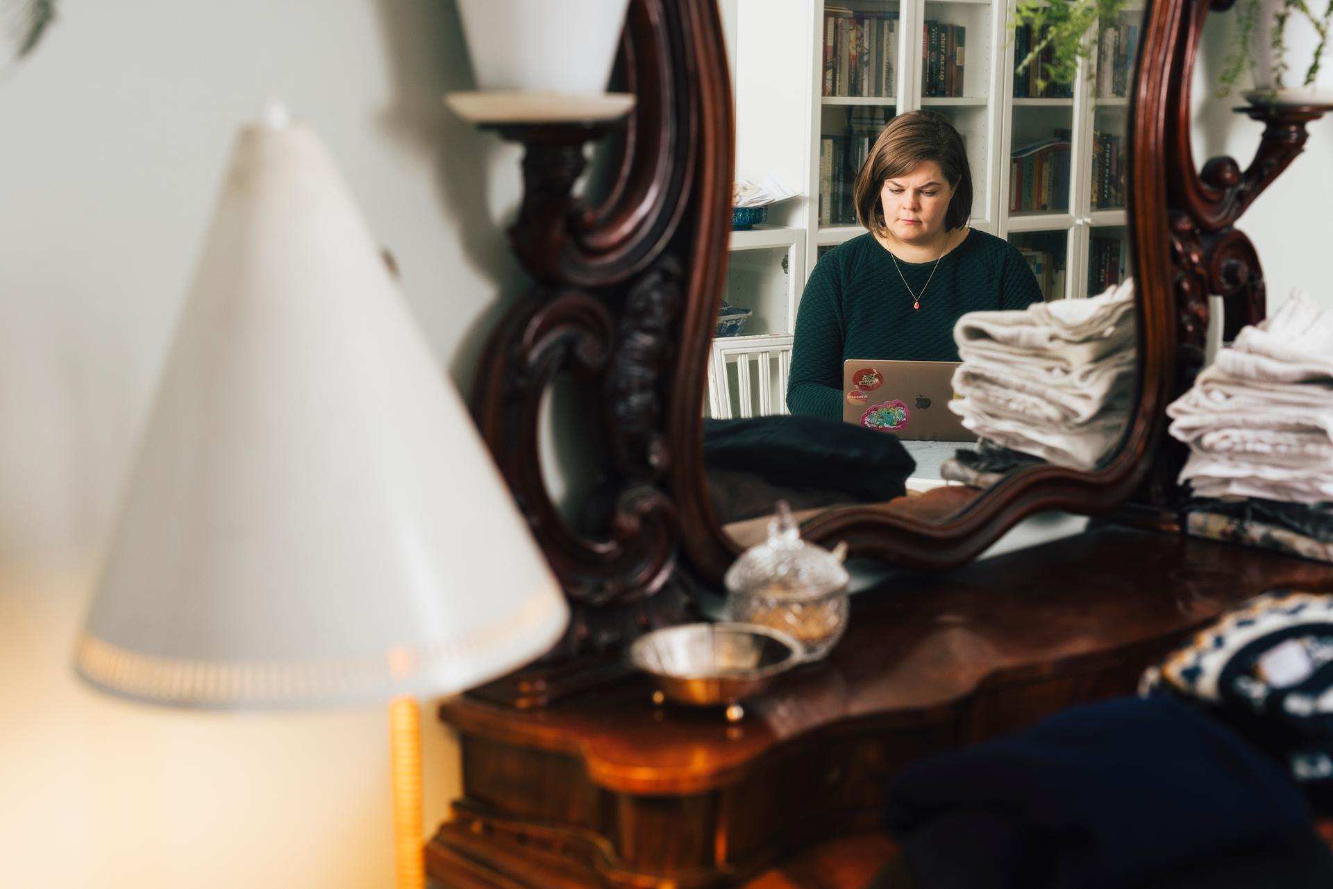 Itsellinen vanhemmuus | Anna Munsterhjelmille äitiys on hauskaa | Apu