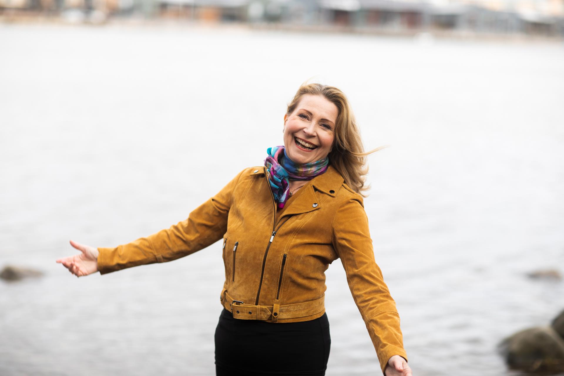 Katriina Honkanen yhä Metsolan Eeva | Suorat Jouko Turkasta | Apu