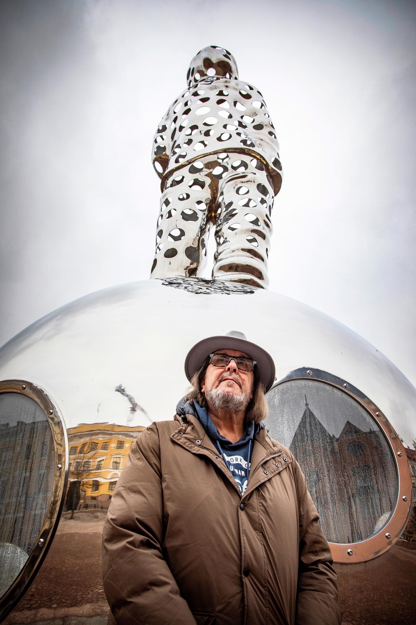 Hector: ”Venäjän kirkon johtaja siunaa Putinin kansanmurhan" | Apu