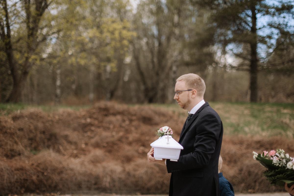 Simon Elo kertoo tyttärensä kohtukuolemasta Avun haastattelussa | Apu