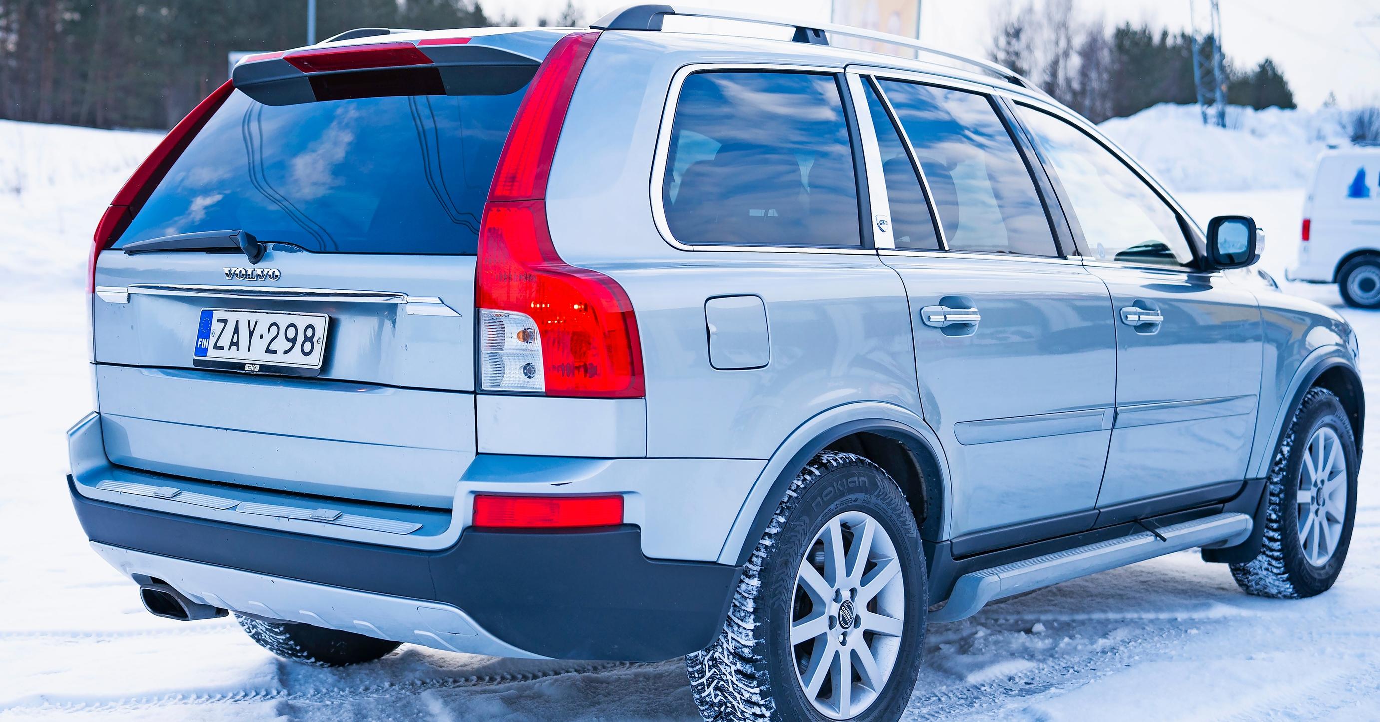 Volvo XC90 vm 2007 | Hinta kuin mopoautolla | Käytetyn koeajo | Tuulilasi