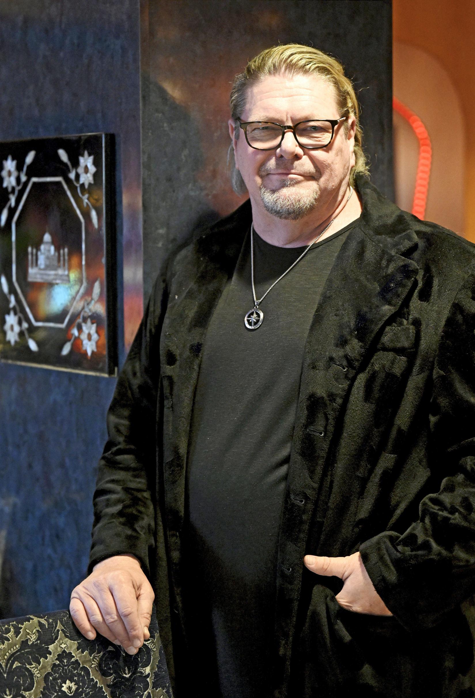 Näin Henry Saari löysi kipinän erotiikkaan | ”En kadu mitään” | Apu