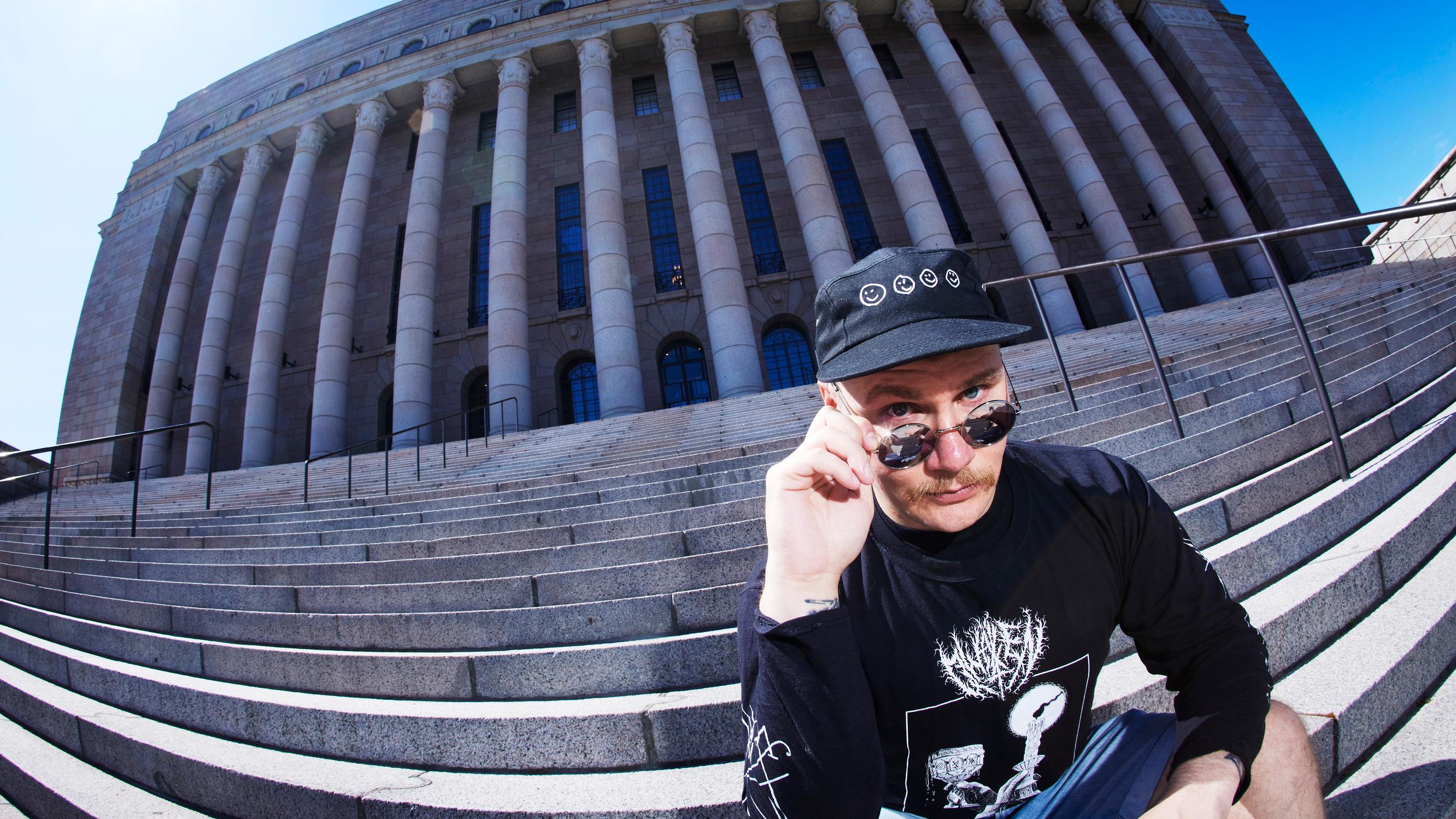 Meemit: Iskähuumoria, "aivomätää" ja poliittista satiiria | Apu