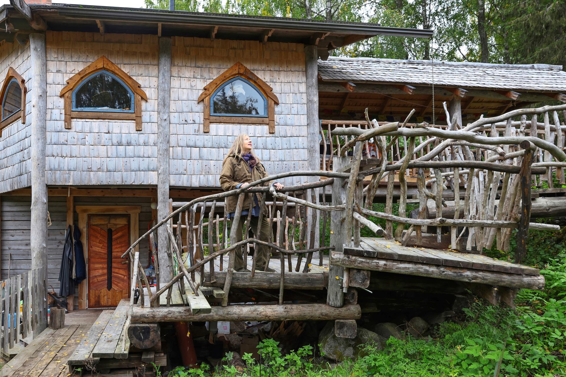 Paloin loppuun, täällä löysin luovuuteni | Uusi elämä ekokylässä | Apu
