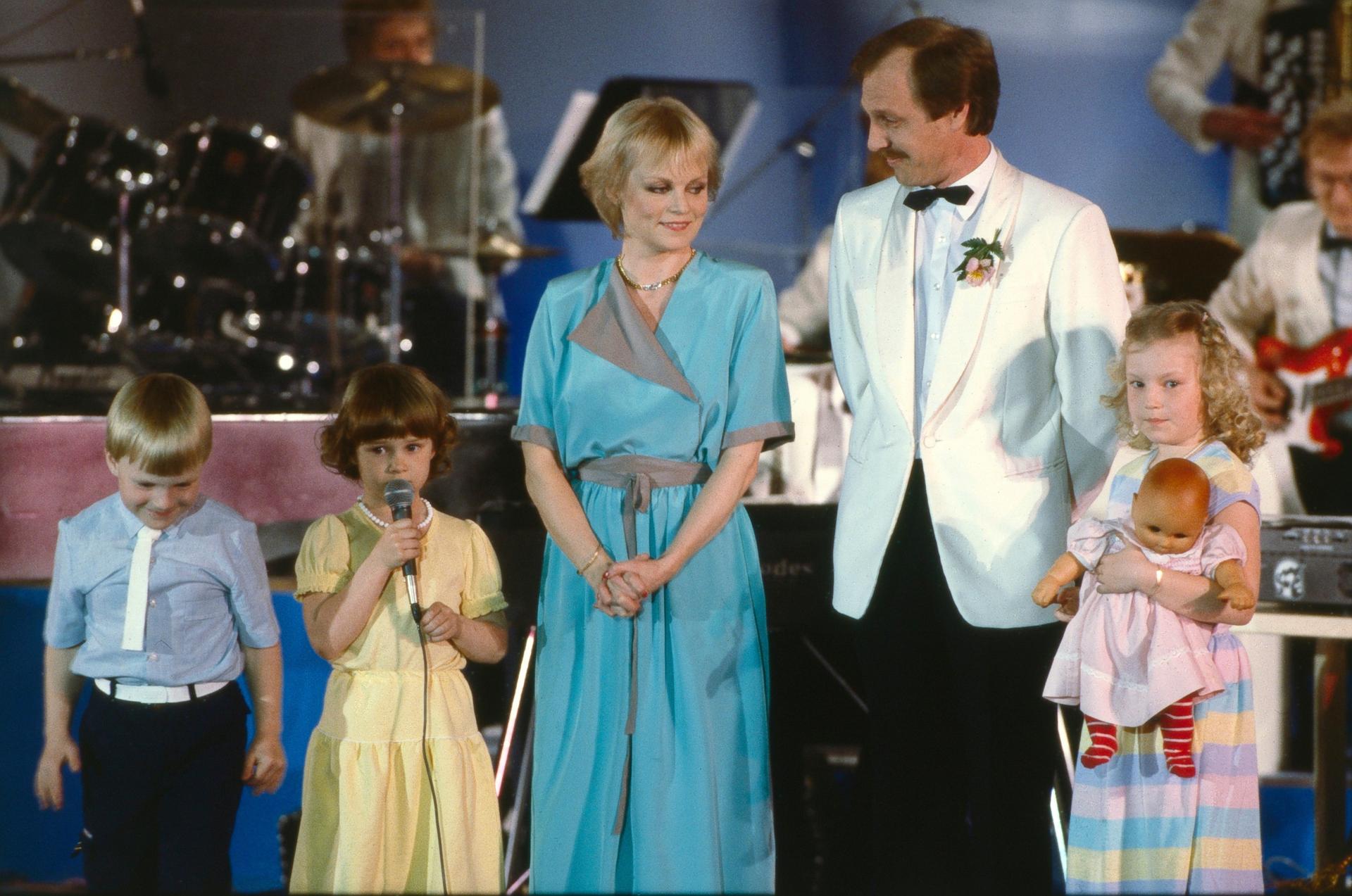 Katri Helena: ”Joskus se itsetunto on pitänyt tikulla kaivaa” | Apu