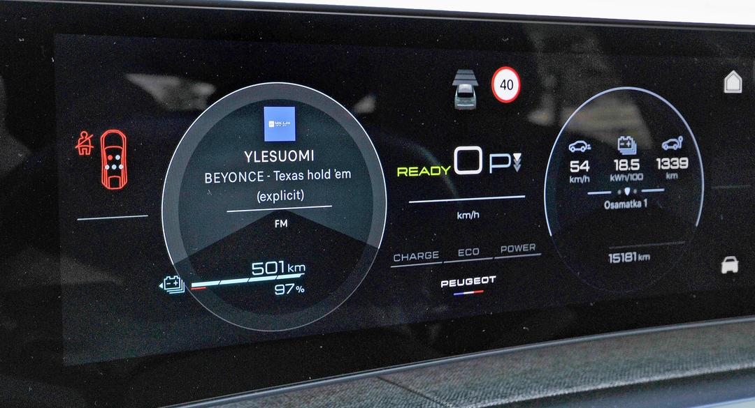 Uusi Peugeot E-3008 | Elegantti ja linjakas sähkö-SUV | Koeajo | Tuulilasi