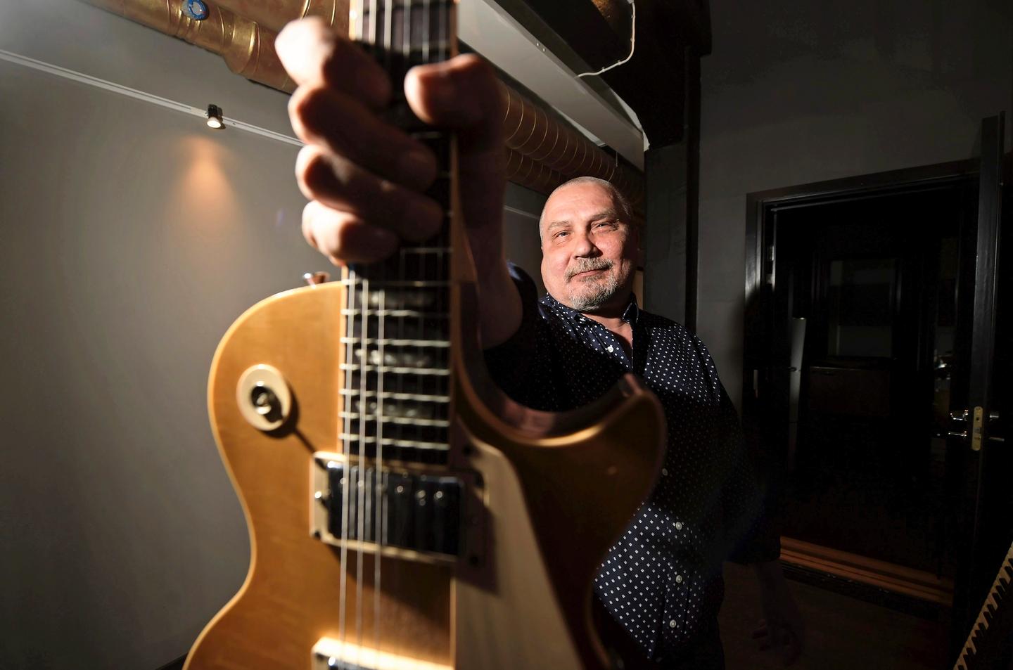 Risto Asikainen haukkuu tv:n laulukilpailut | ”Naama ratkaisee” | Apu