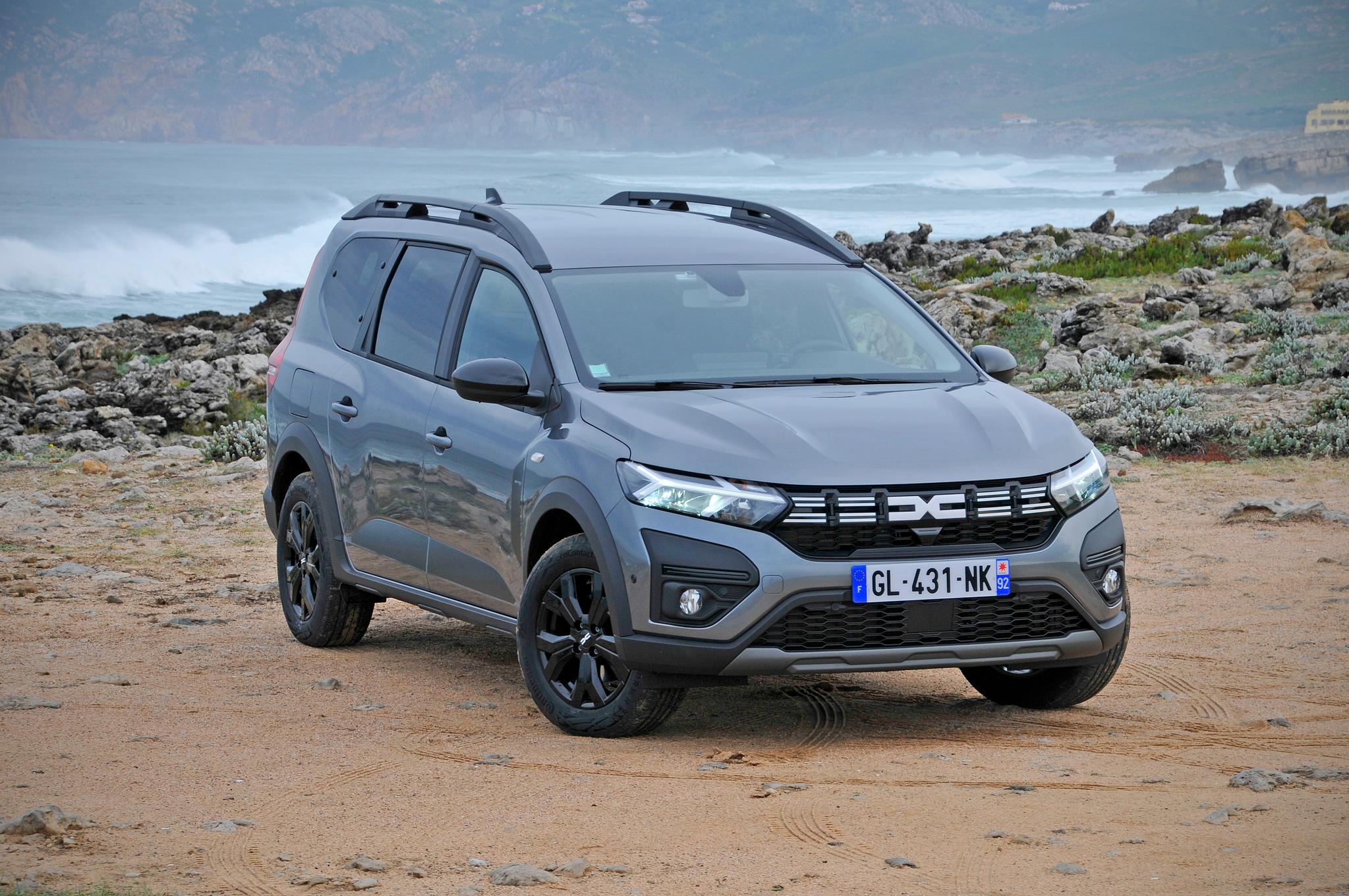 Dacia Jogger | Edullinen 7-paikkainen hybridi | Koeajo | Tuulilasi