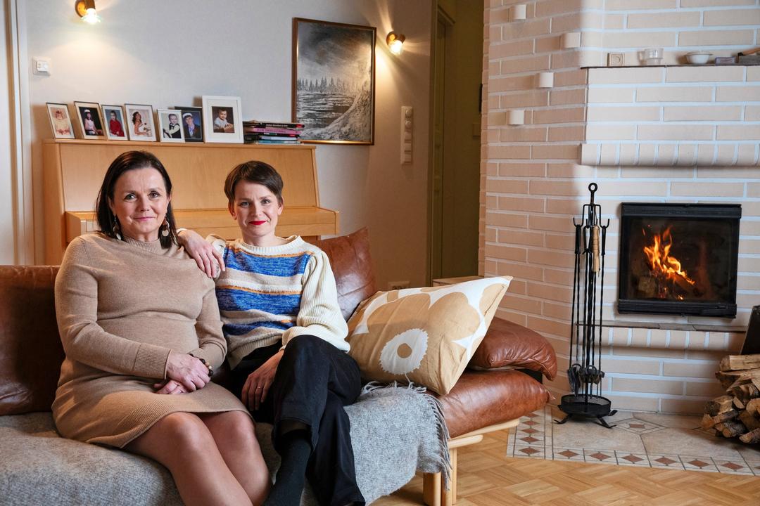 Näin Mari Karppinen säilyttää tyttärensä siteet Suomeen | Apu Terveys