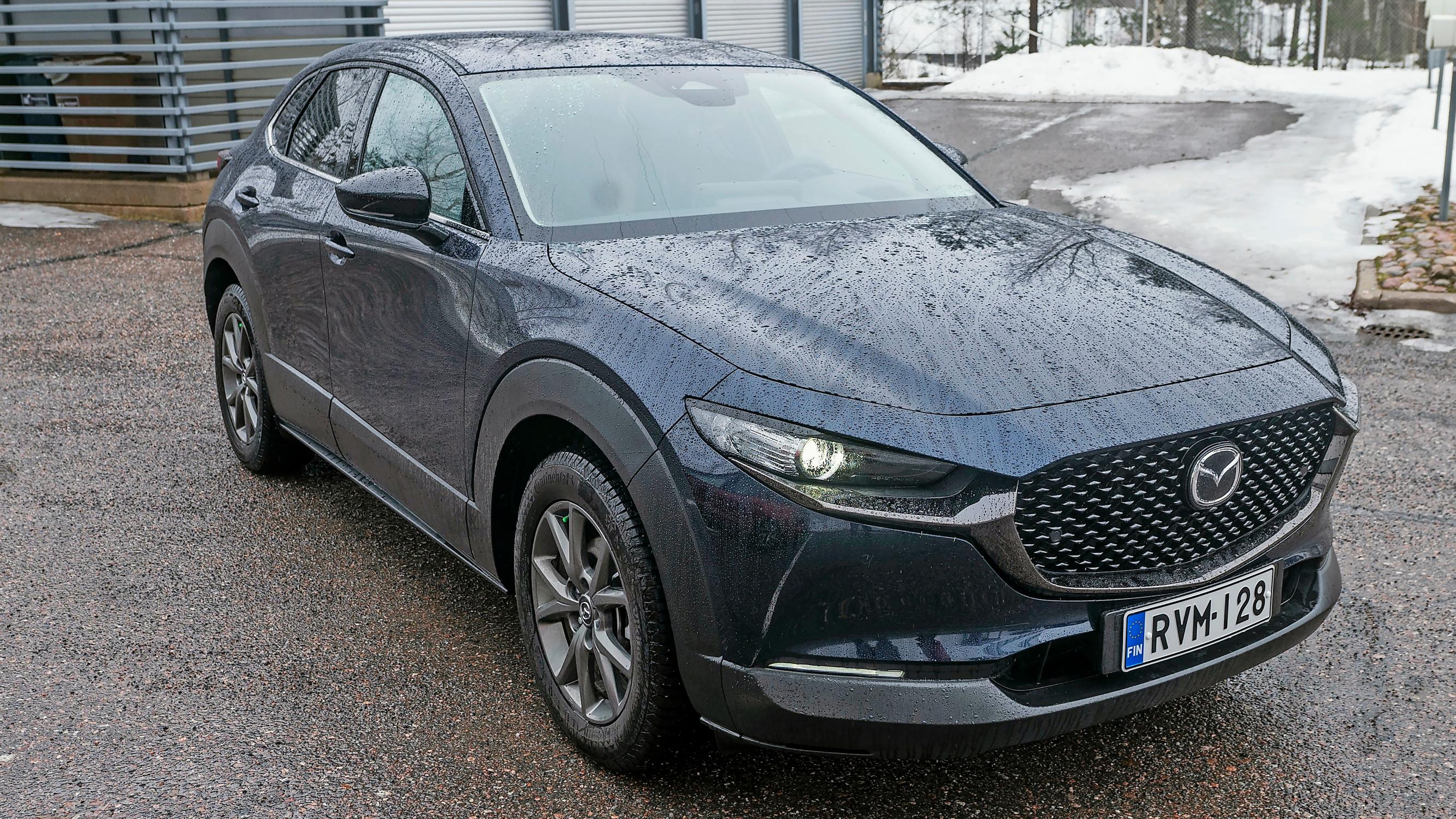Mazda CX-30 Nagisa | Hyvin varusteltu hybridi Bose-stereoilla | Tuulilasi