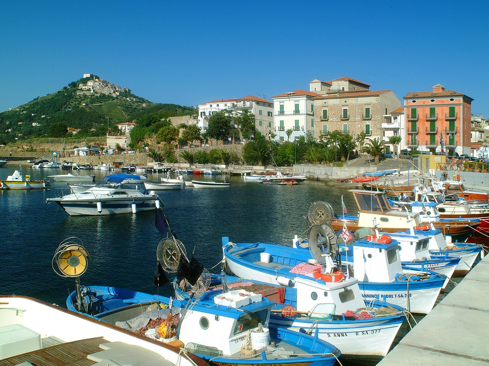 Italian merelliset helmet – lue kuumat vinkit rantakohteisiin! | Apu360