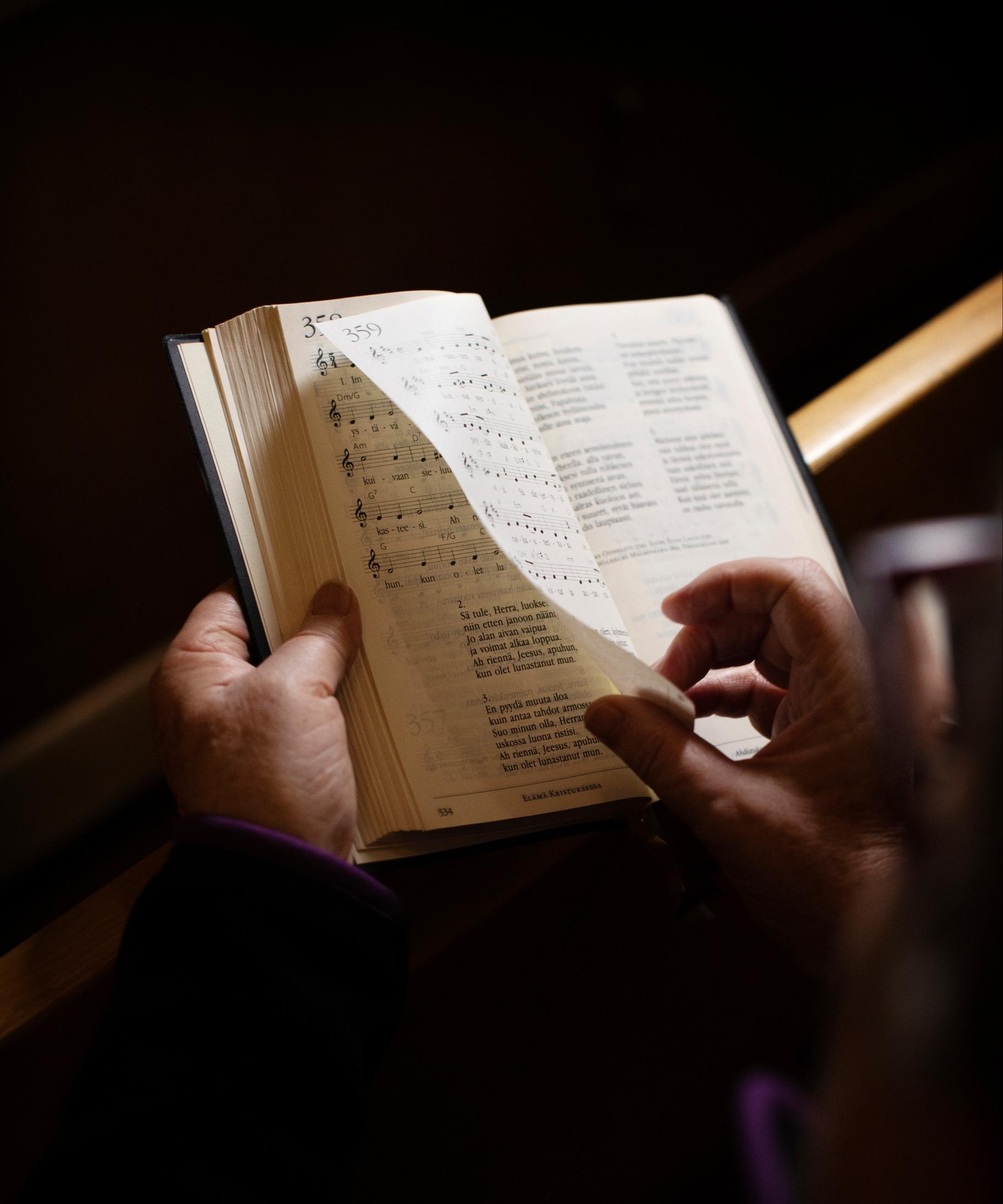 Irja Askola katuu kiltteyttään: Töitä syöpähoitojen aikana | Apu