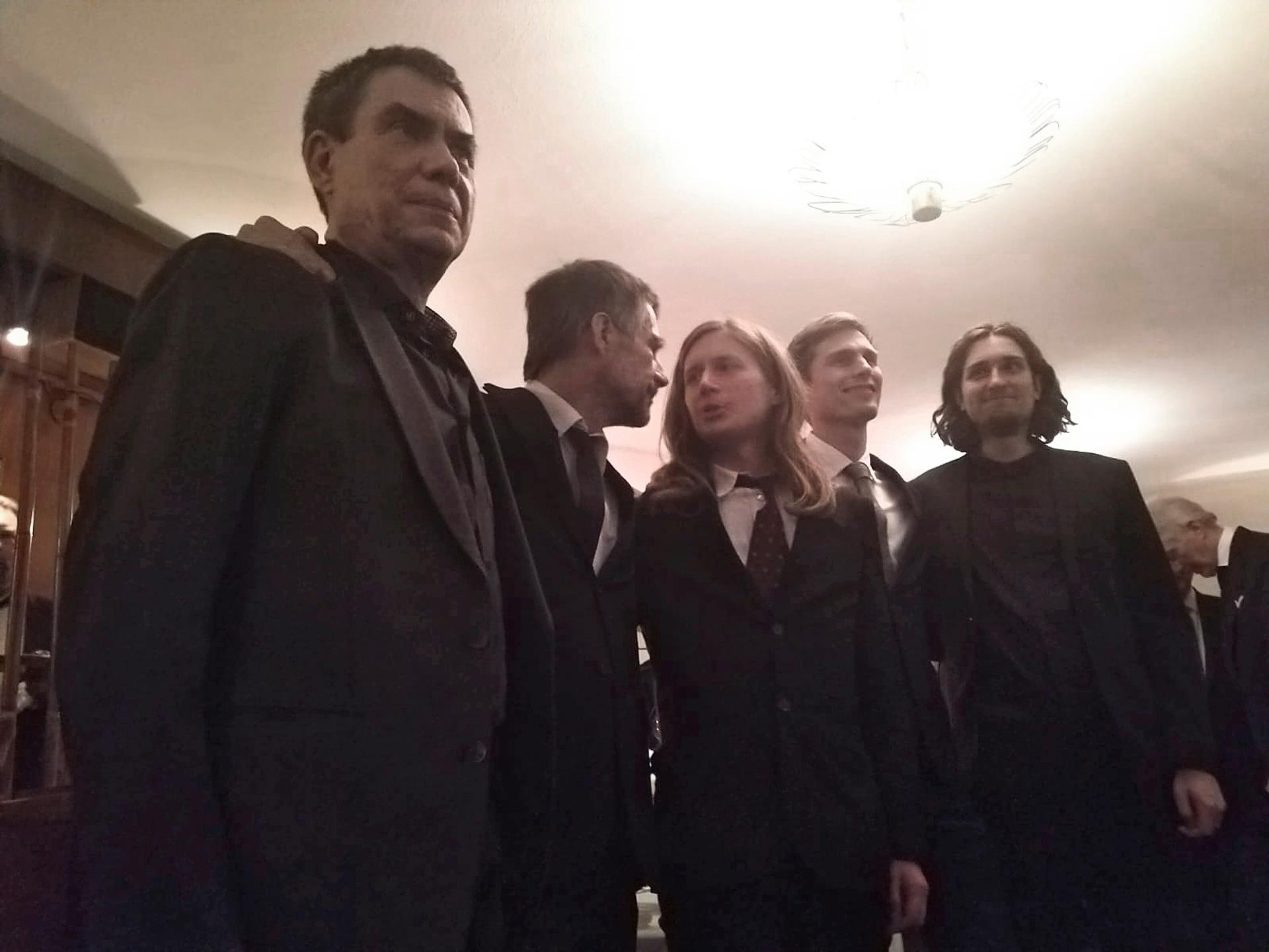 Otto Gabrielsson ei säästele sanojaan isästään Jörn Donnerista | Apu