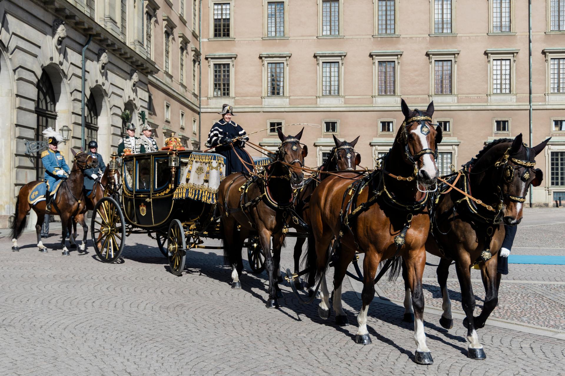 Presidentti Alexander Stubb kävi Ruotsissa kuninkaan luona | Apu