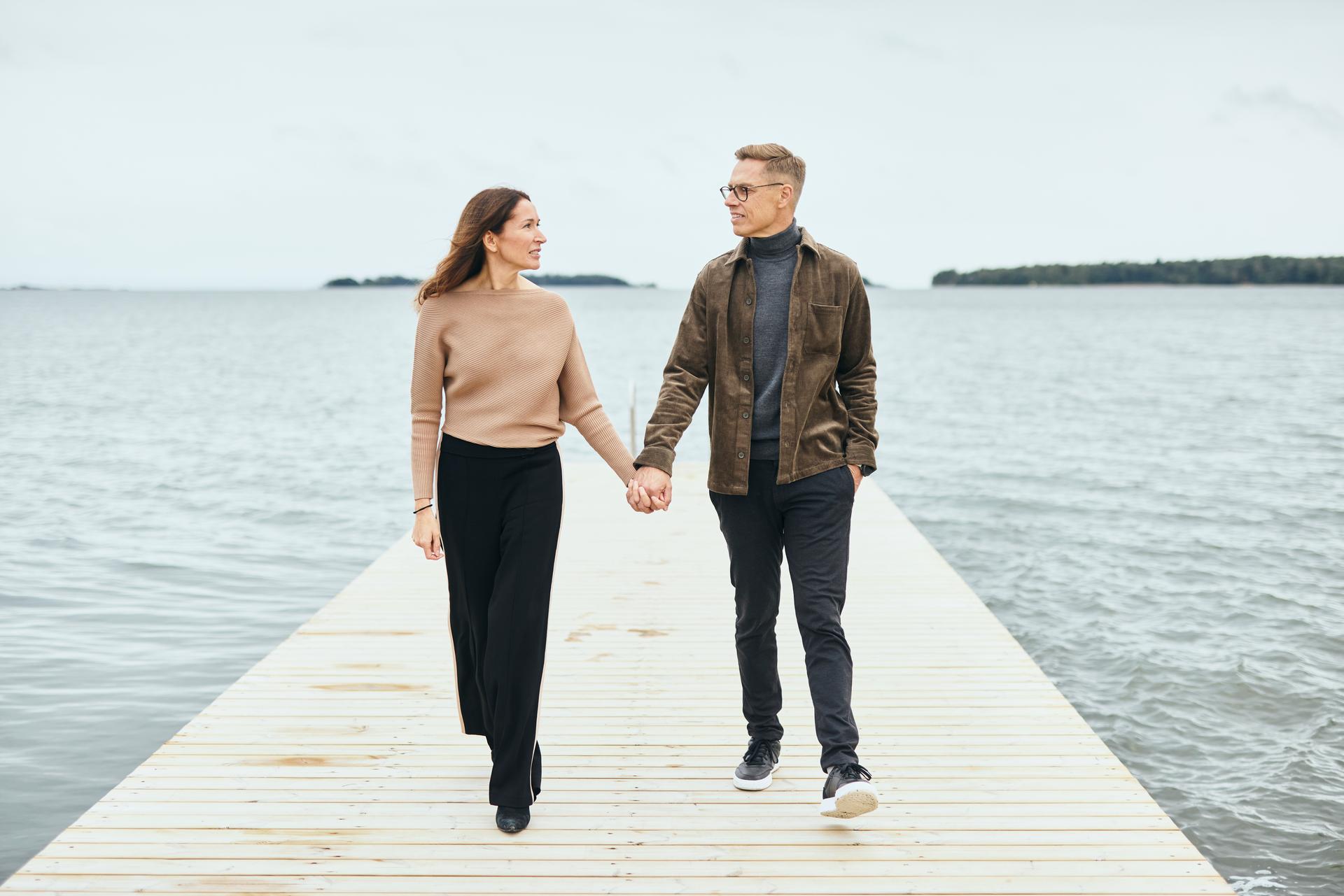 Alexander Stubb: Vaimo piti pystyssä mustina hetkinä | Apu