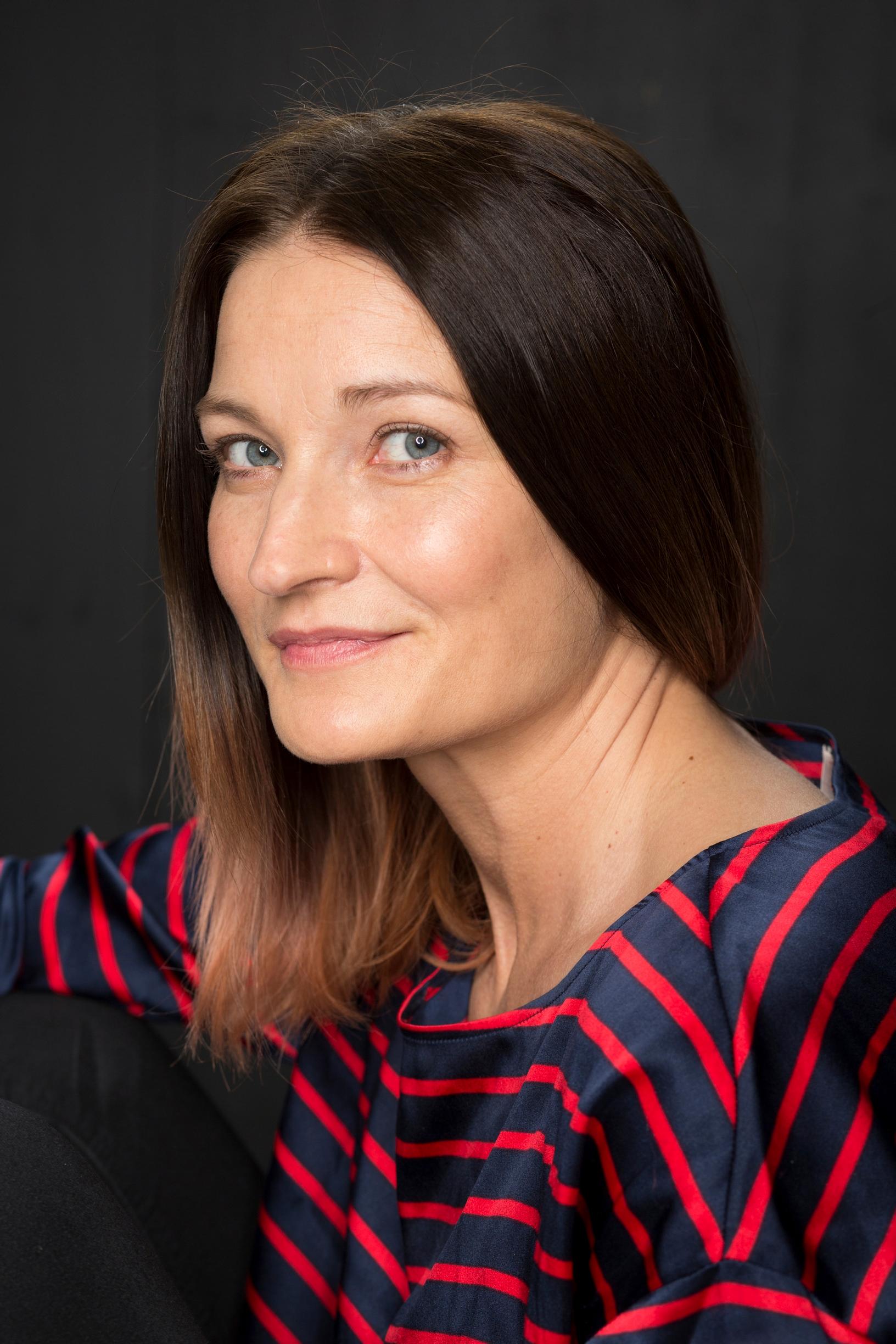 Laura Malmivaara kuvaa kiinnostavia persoonia: Matleena Kuusniemi | Apu