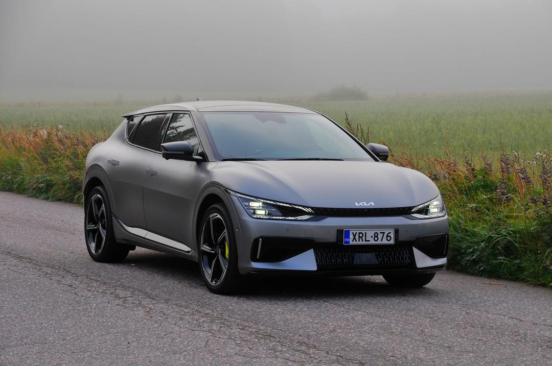 Kia EV6 GT AWD 77 kWh 585 hv supersähköauto | Koeajo | Tuulilasi