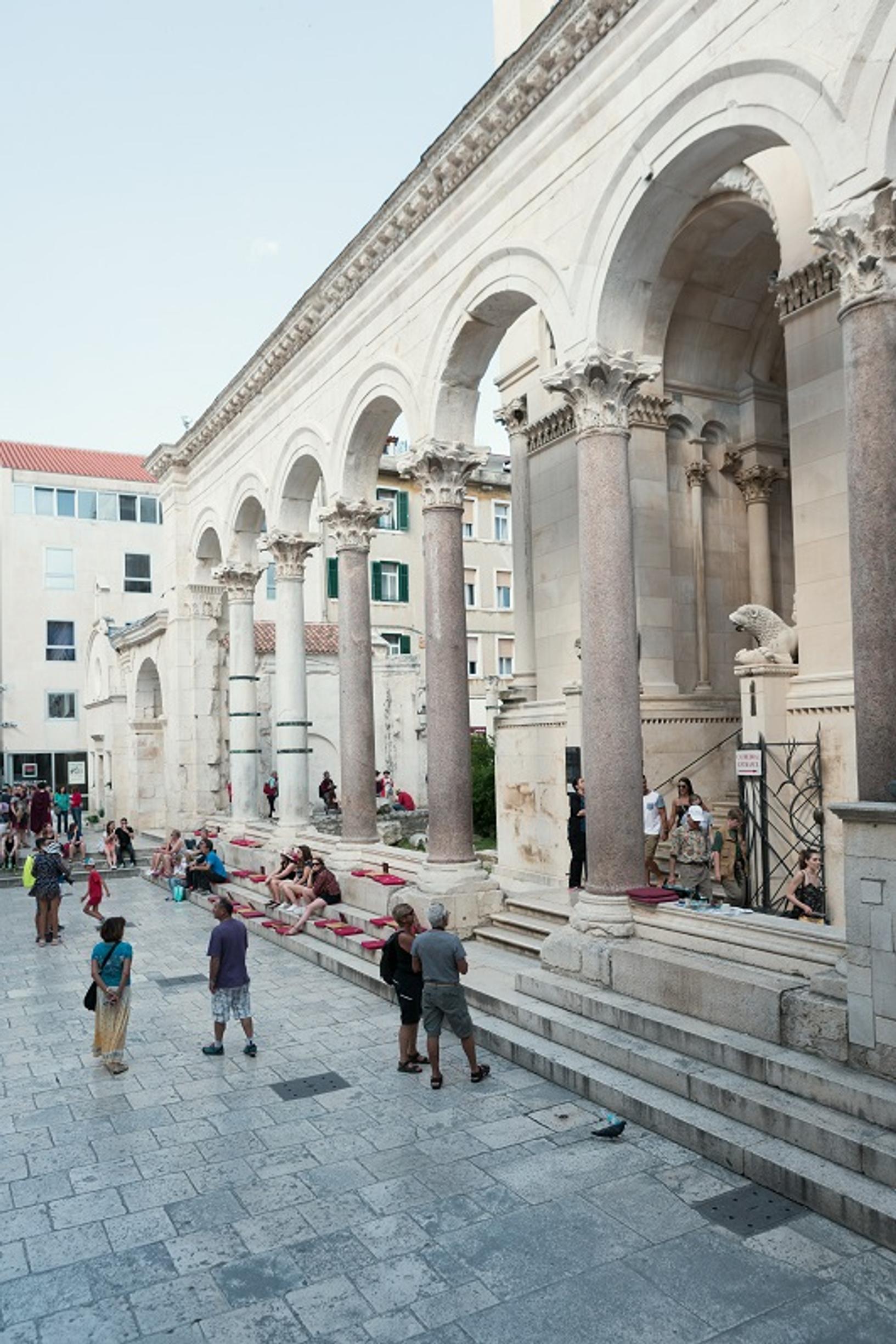 Kroatian kaunis Split tarjoaa kulttuuria, nähtävyyksiä ja rantoja | Mondo