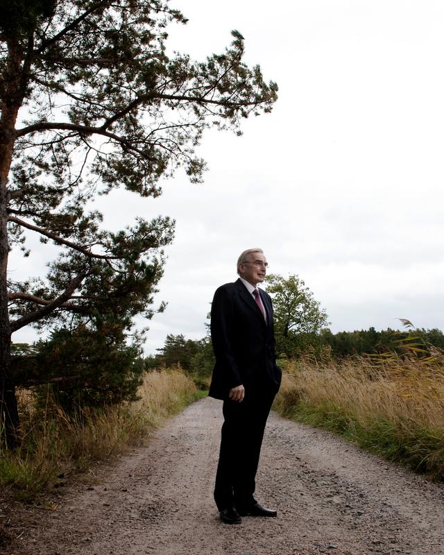 Ulf Sundqvist 1945–2023: "Politiikasta on tullut viihdettä" | Apu