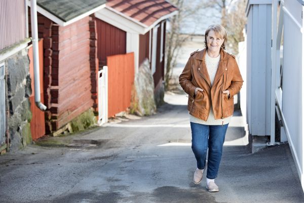 Lea Laven jätti paheet ja nauttii elämästään | Apu