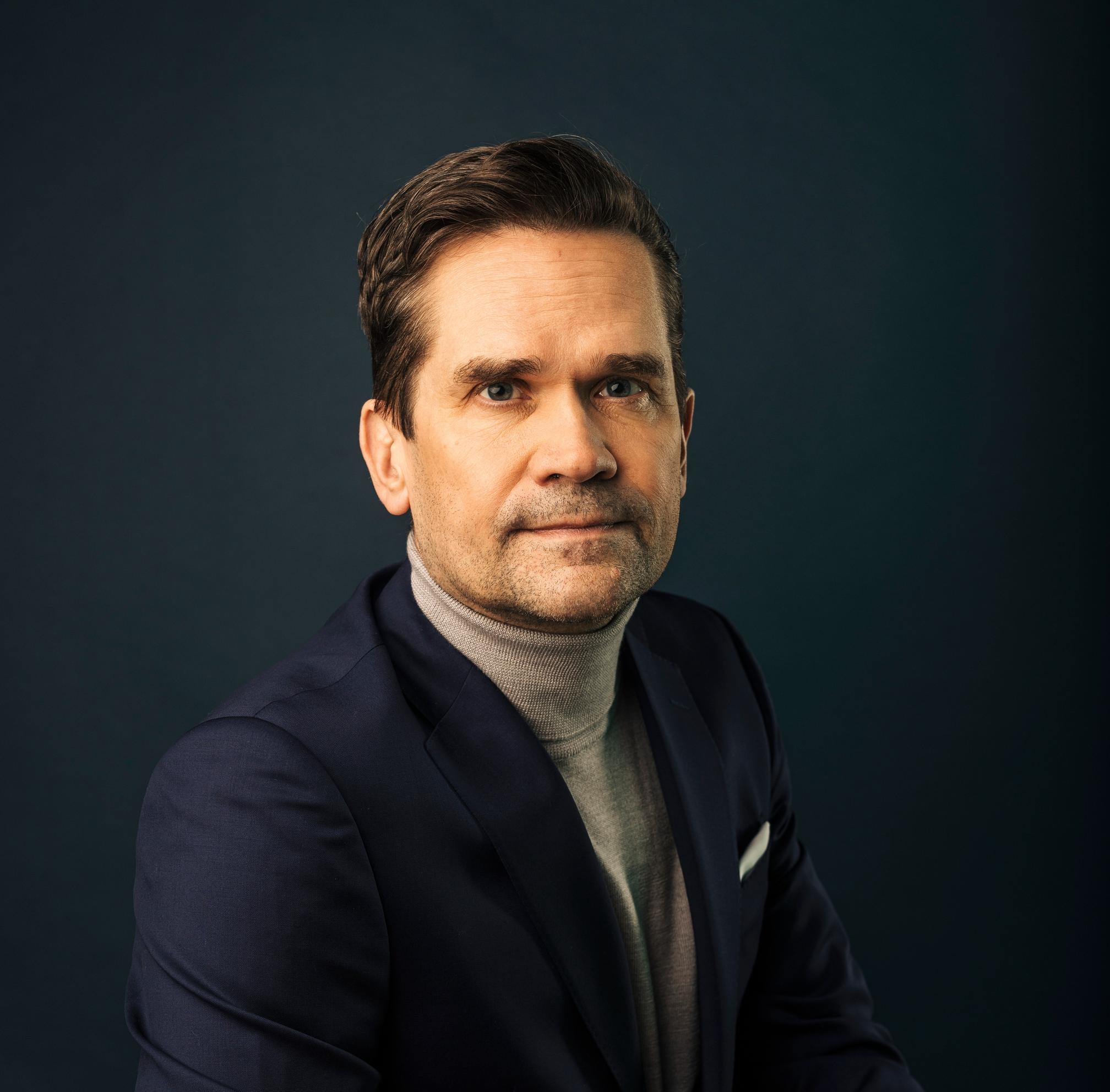 Mika Aaltola | Maisema isän silmin | Apu