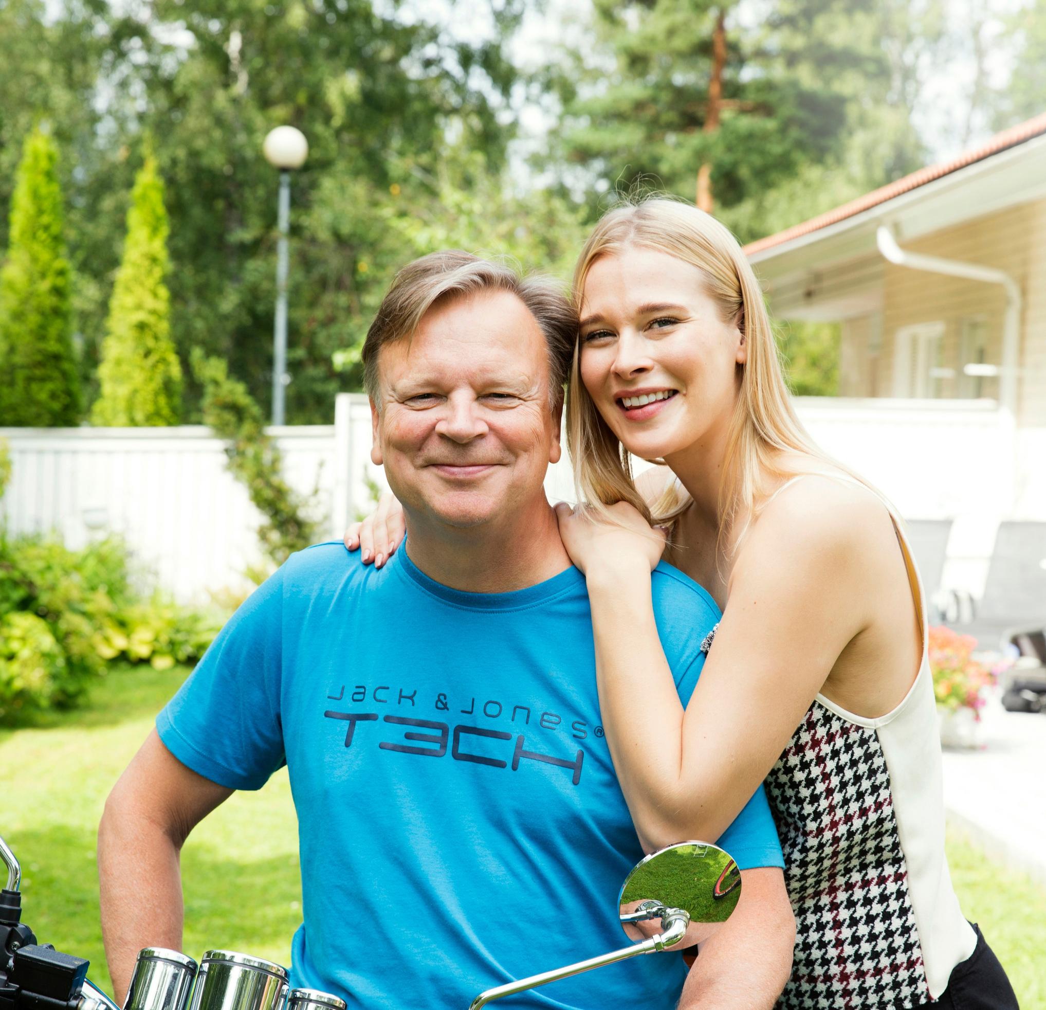 Mauno Koivisto Jari Komulaisen ja tyttären silmin: Arvokas lahja | Apu