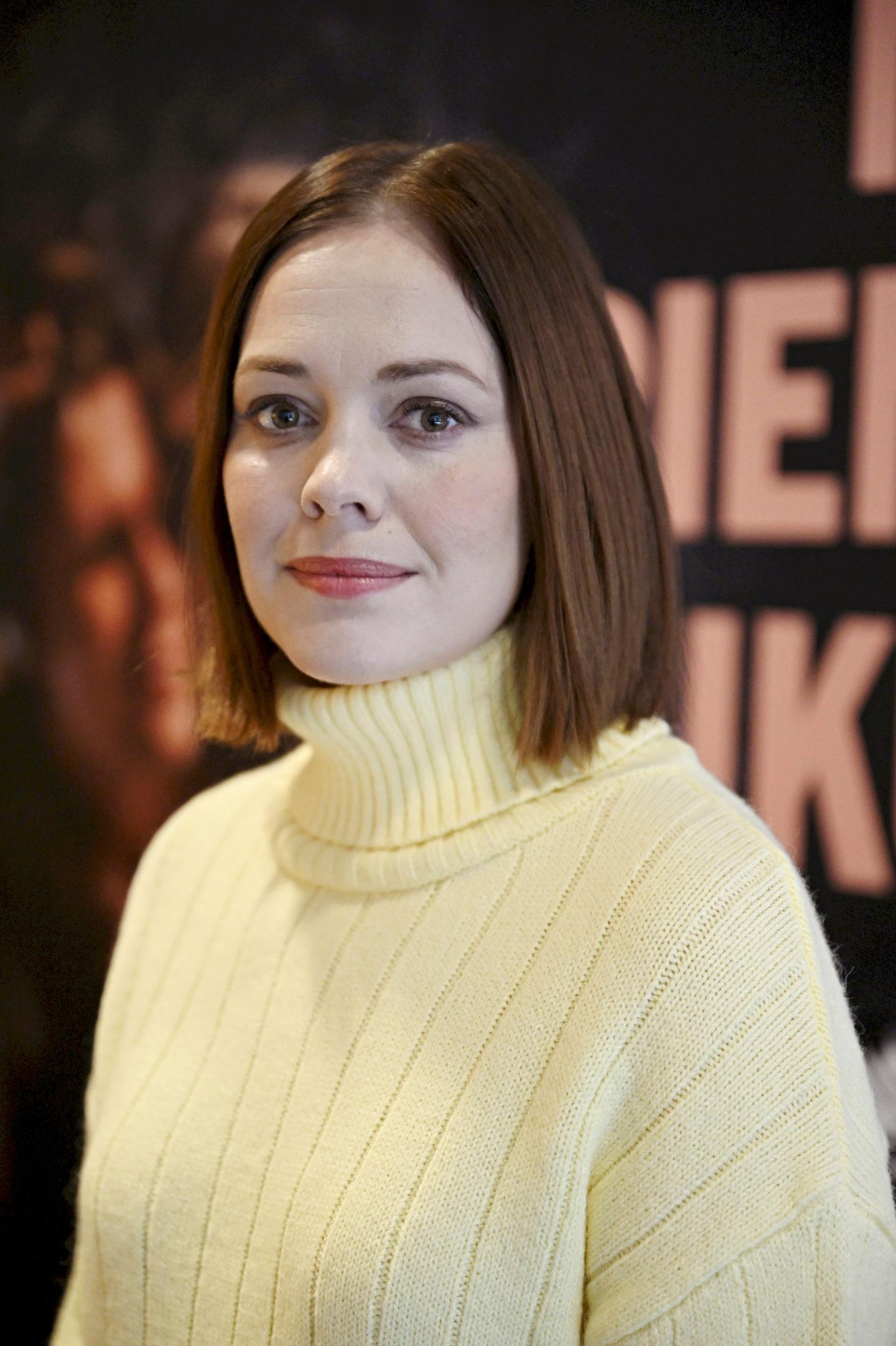 Näyttelijä Oona Airola: ”Antaisin äidilleni rauhan Nobelin" | Apu