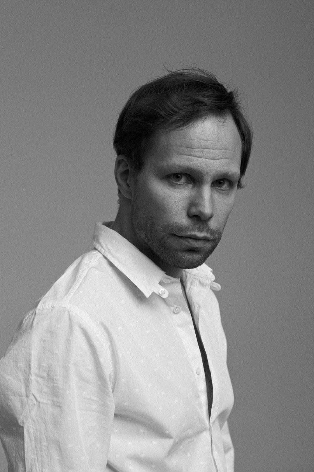 Neljän suora | Veljekset Milonoff | Image