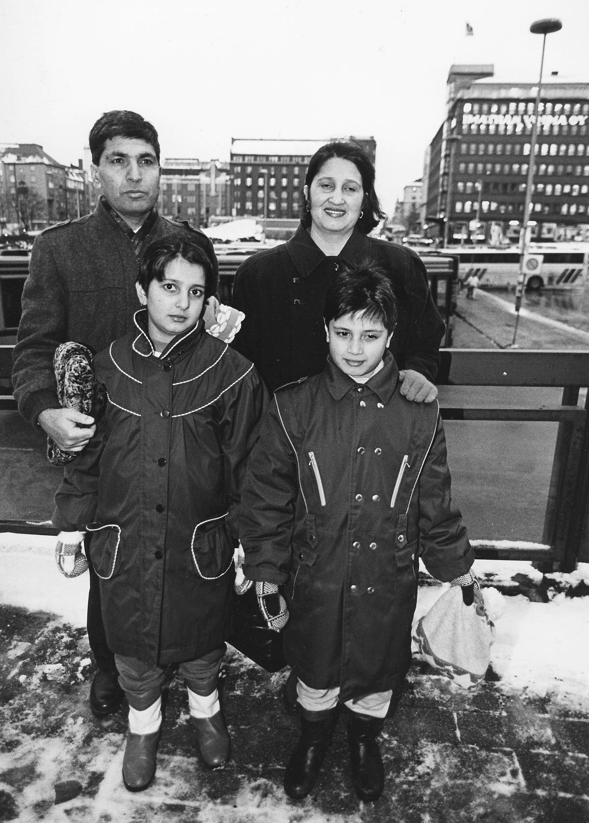 Nasima Razmyar kokee rasismia nyt enemmän kuin koskaan | Apu