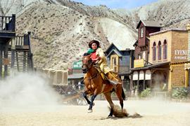 Espanjan Nerjan nähtävyydet, luolat ja kylät | Mondo