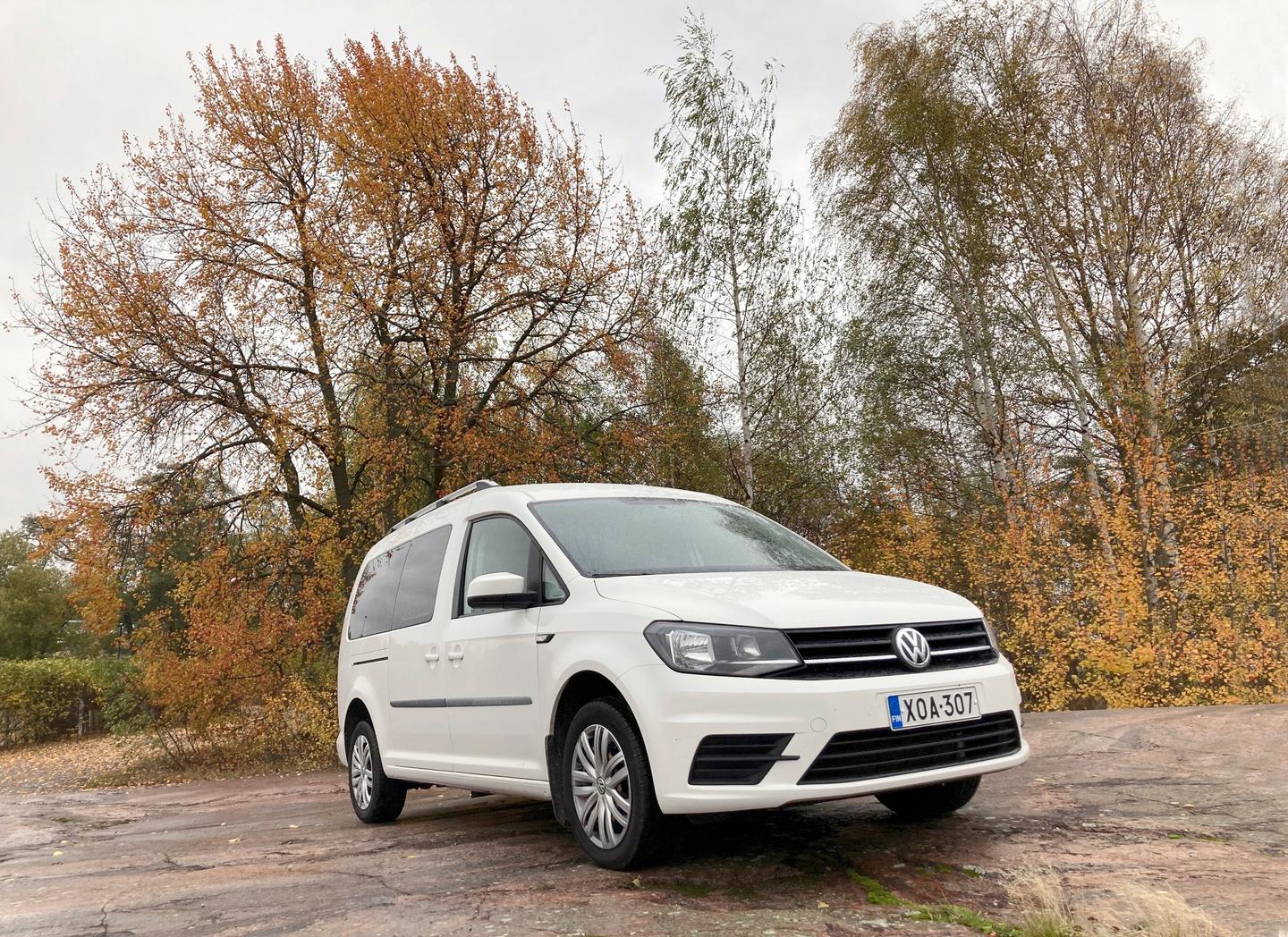 Volkswagen Caddy Maxi 2.0 TDI vm. 2017 | Käyttötesti 59 600 km | Tuulilasi